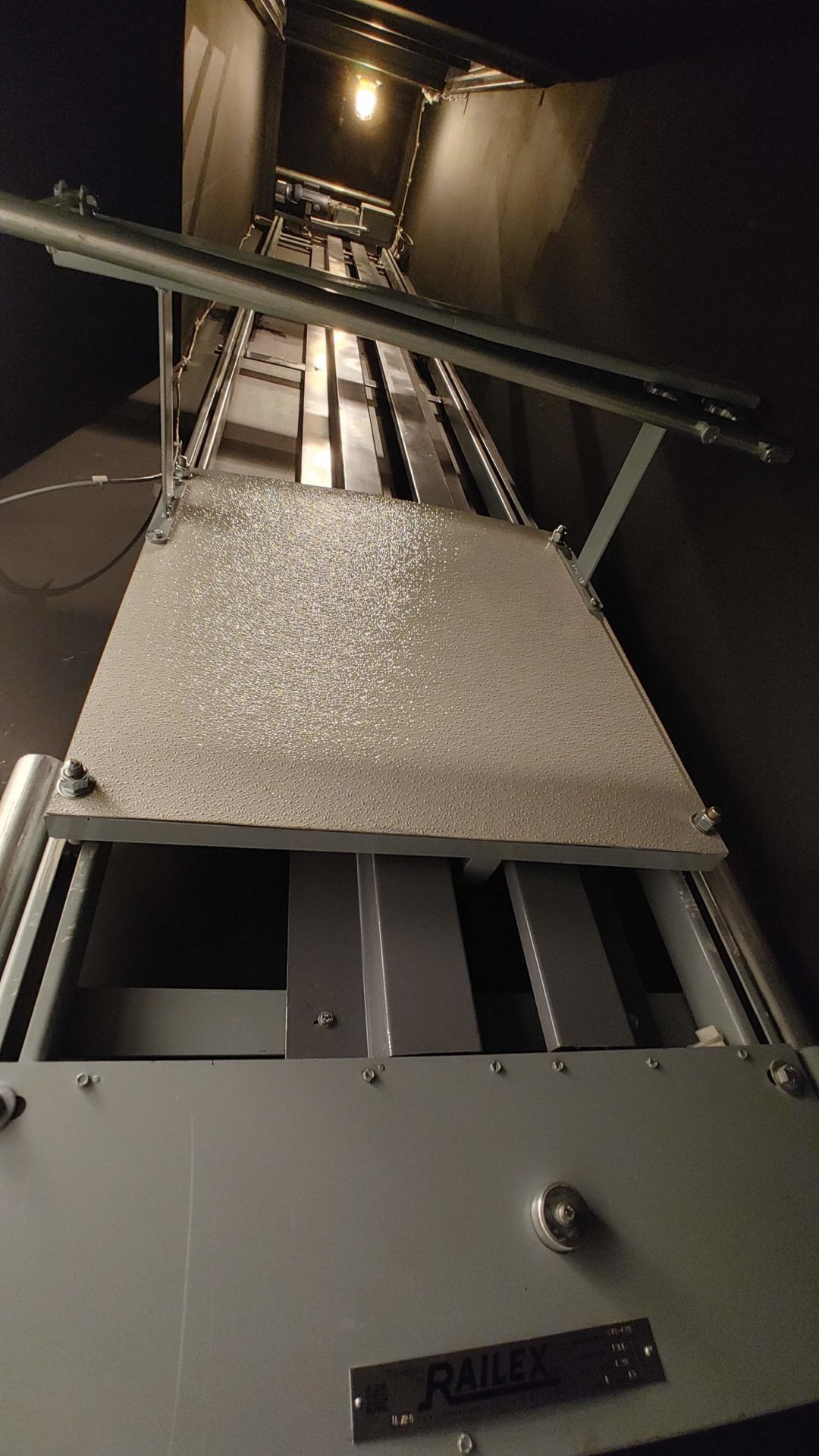 Railex System 570 Vertical lift, which can be designed for GOH directly ...