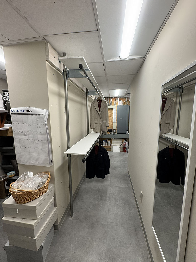 200-06-L5-12-S1LK Railex A-Bracket / Shelf Bracket Combo installed in an alterations department ...